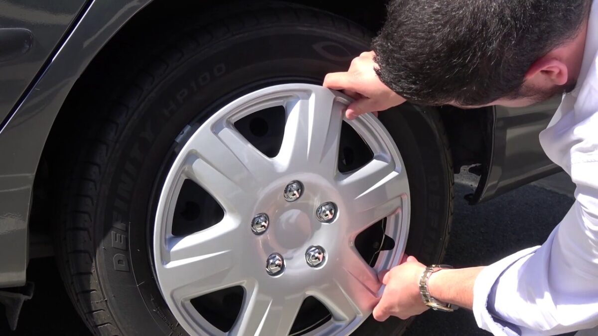 Hubcaps at the car - How to mount wheel covers?