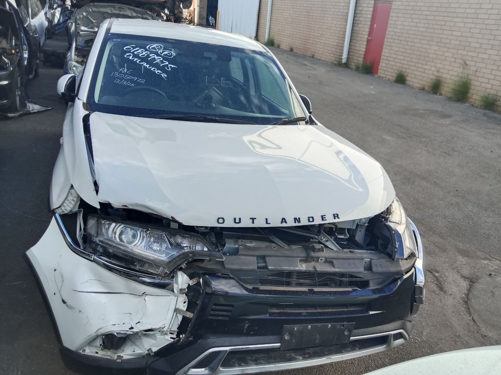 Mitsubishi Outlander 2020 White Wrecking Parts | WA Auto Parts